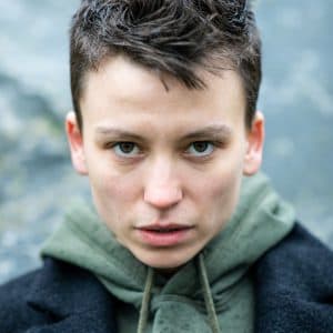 TOBI LAKMAKER | Features Creative Management